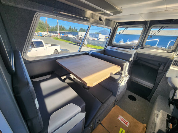 2025 ThunderJet - 28 Pilot (, Galley, berth + walk-in head & Garmin el ...