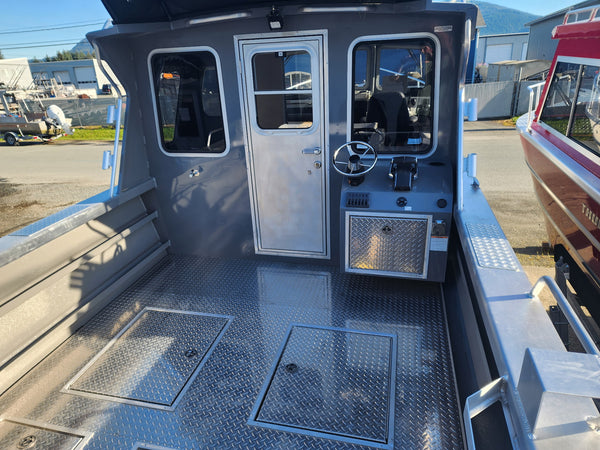 2025 ThunderJet - 28 Pilot (, Galley, berth + walk-in head & Garmin el ...
